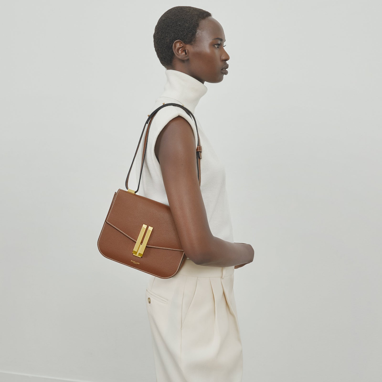 The Vancouver | Tan Small Grain Ecru Stitching | DeMellier