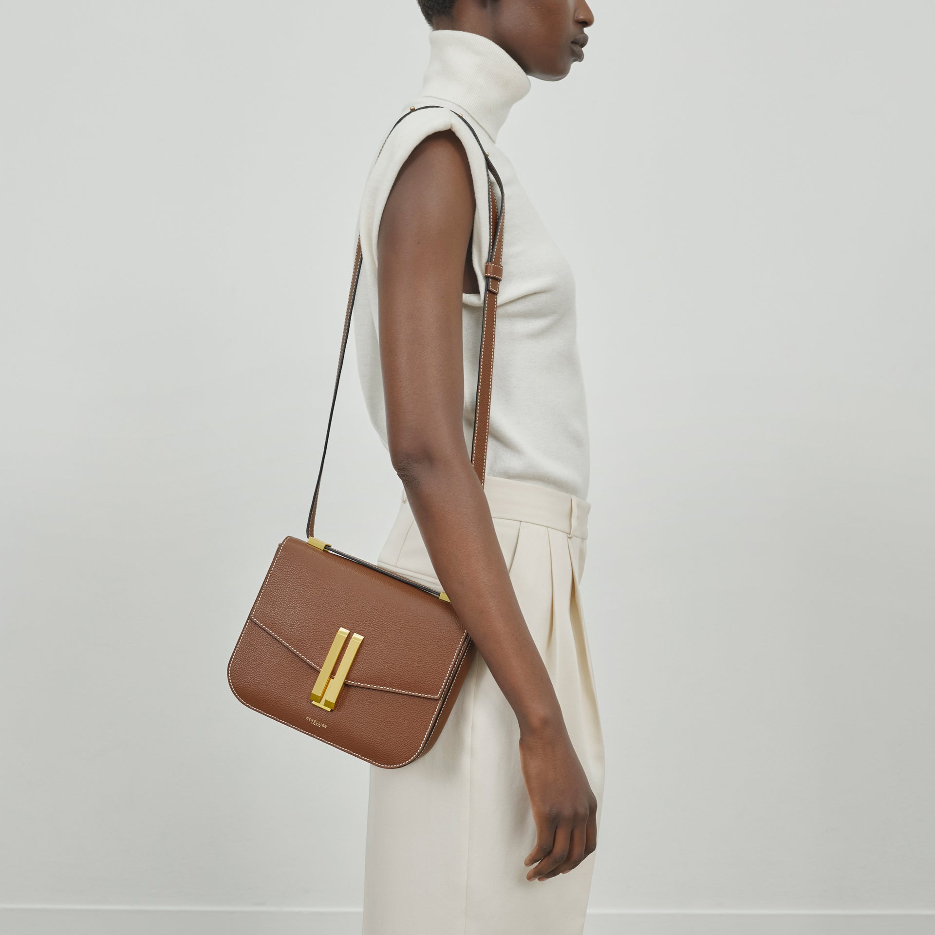 The Vancouver | Tan Small Grain Ecru Stitching | DeMellier