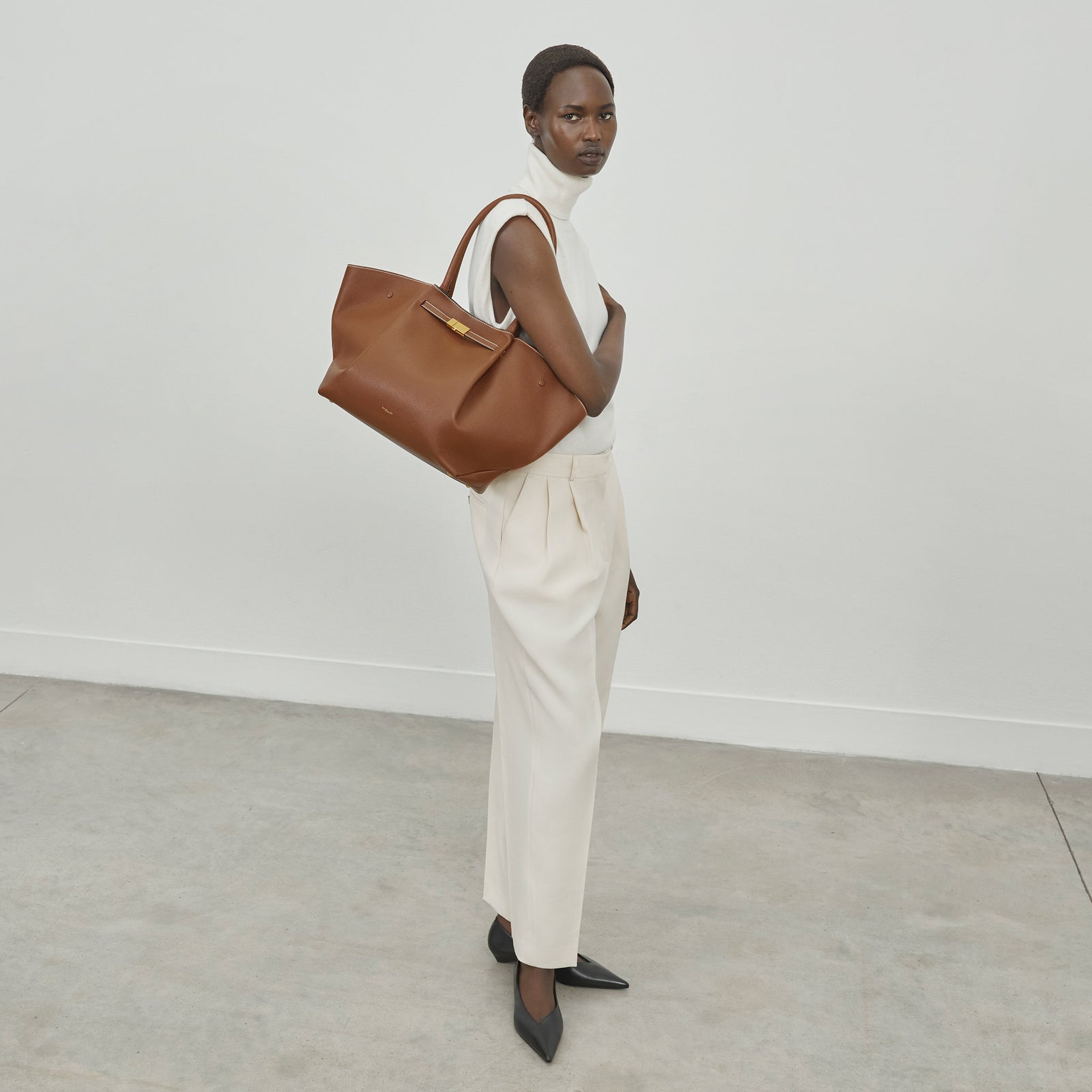 The New York | Tan Small Grain Ecru Stitching | DeMellier