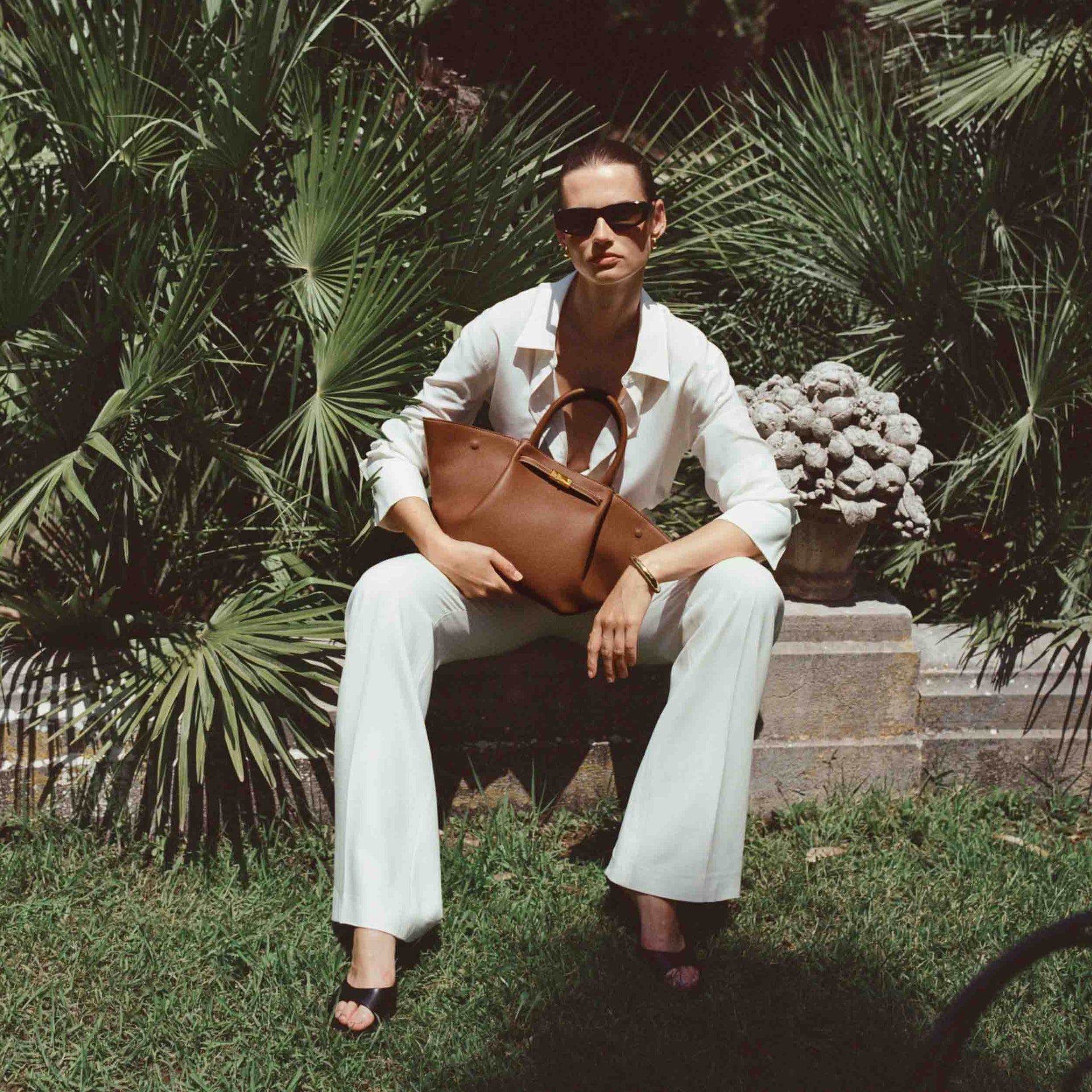 The Midi New York | Tan Small Grain Ecru Stitching | DeMellier